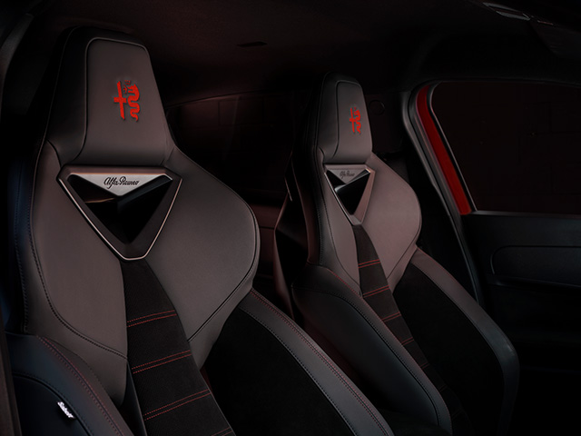 Alfa Romeo Junior Elektro: Galerie | Alfa Romeo DE