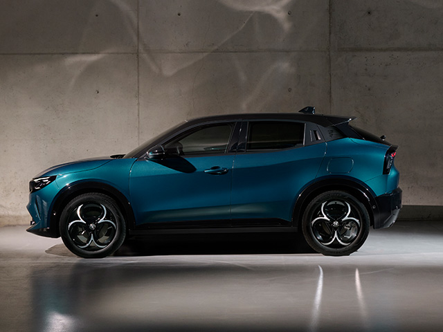 Alfa Romeo Junior Hybrid: Galerie | Alfa Romeo DE